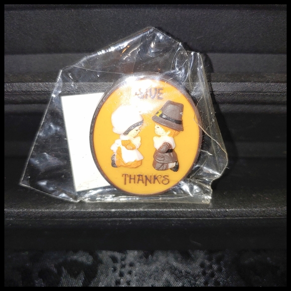 Hallmark | Jewelry | Vintage Hallmark Thanksgiving Pin New In Package ...